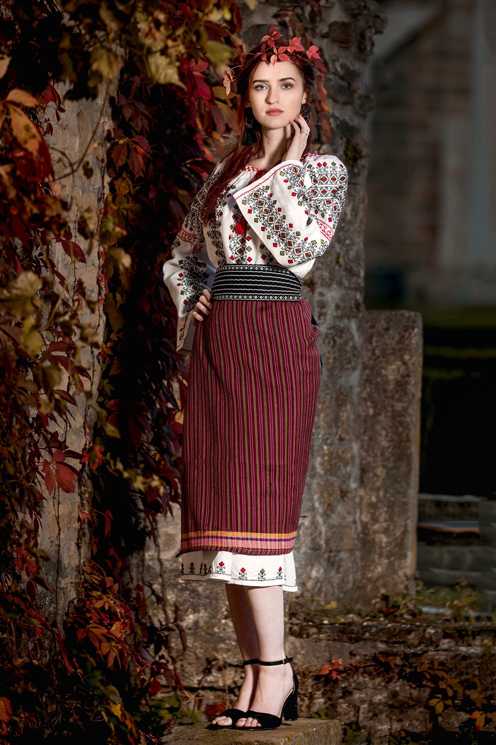 Costum popular autentic Moldova - OCAUA.RO