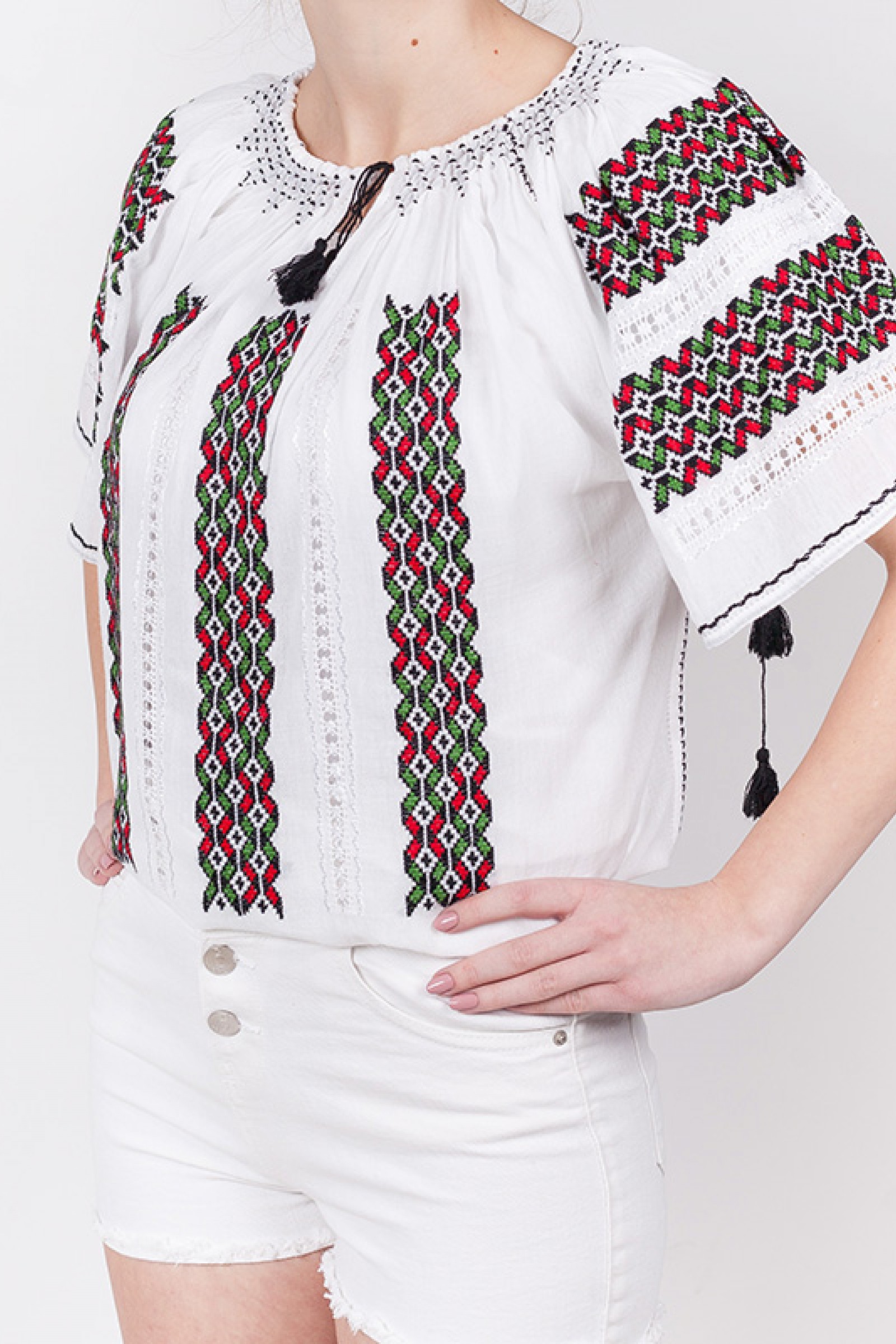 Ie maneca scurta model Din Plin bluza traditionala brodata manual cu ...