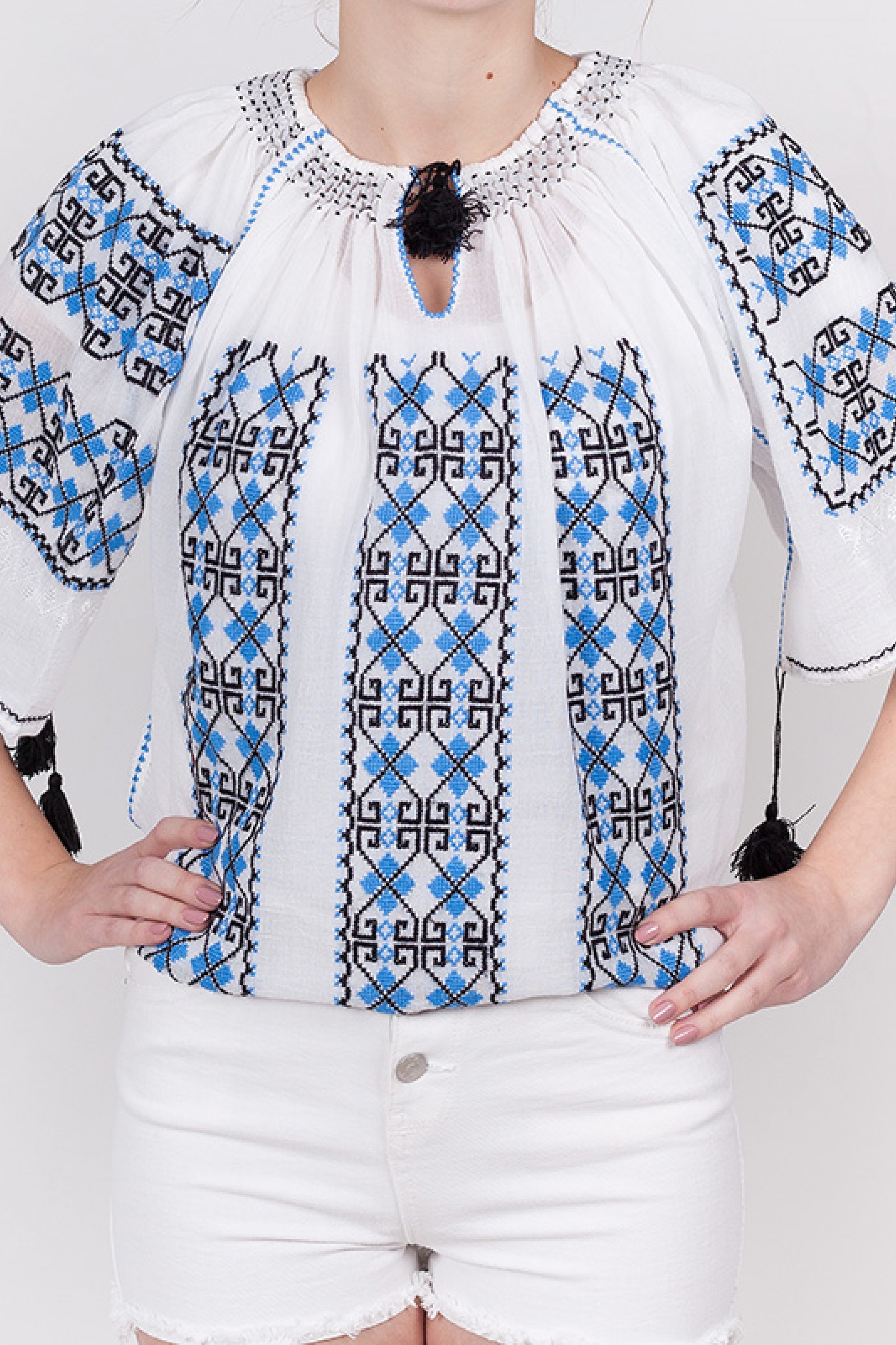 Ie traditionala romaneasca maneca scurta Abundenta 2 brodata manual ...